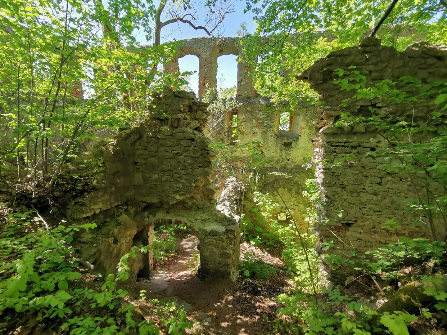 Ruine Hochhaus – AlbCloud